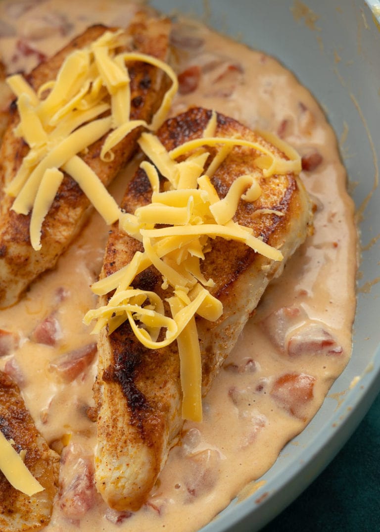 Cheesy Rotel Chicken - Maebells