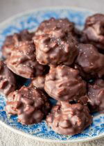 Easy Turtle Chocolate Candy - Maebells